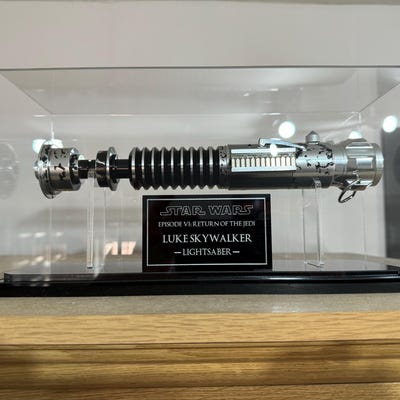 Low-profile Acrylic Display Case for Single Tier Lightsaber Stand check ...