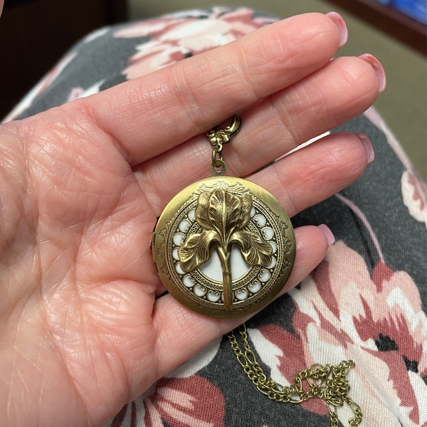 Vintage Style Locket Necklace/mandala/anniversary/bridesmaid Gift ...