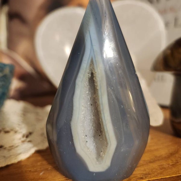 Volcano Agate Natural Crystal Towers | UV Reactive Volcano Agate | UV ...