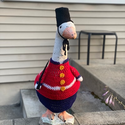 Queen Elizabeth England Goose Geese Outfit Crochet Lawn Geese Clothes ...