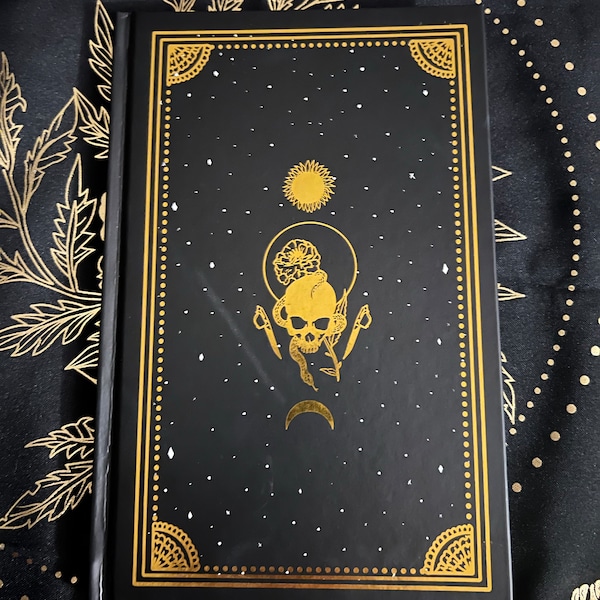 The Marigold Tarot: A Guide to the Symbolism - Hardcover Guidebook ...