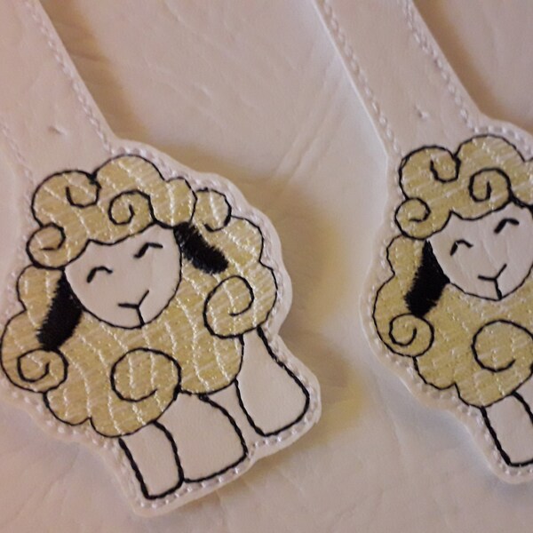 DIGITAL PATTERN, 2 Sheep Key Fob, ITH, Embroidery Designs, Lisey ...