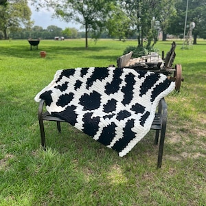 Cow Print - Finger Knitting / Chunky Knit Blanket Pattern - Etsy