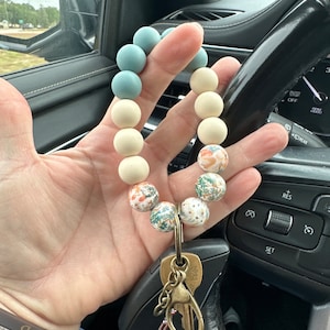 Silicone Bead Wristlet Keychain Gold Leopard Print & Green Stretchy ...