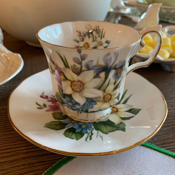 Elizabethan Flowers of the Season Red Roses Teacup and Saucer, Gold ...