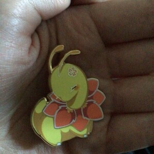 Winter Belle Profile Wreath Fantasy Pins - Etsy