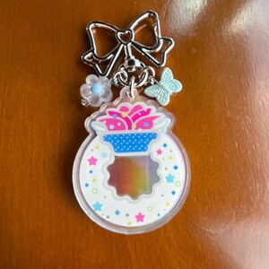 LOONA Keychain / Loona Lightstick Keychain random Moon Charm - Etsy
