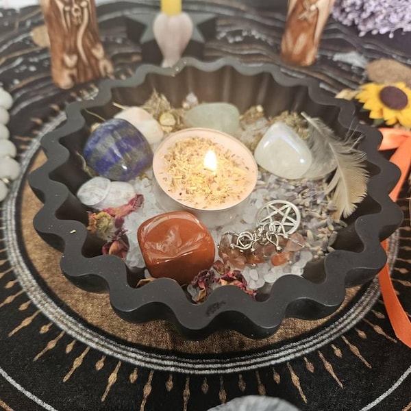 Hekate Altar Tin, Triple Moon Goddess Hekate Shrine Tin, Hecate Altar ...