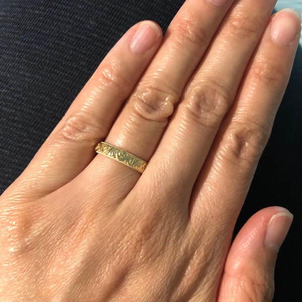 Ocean Wedding Band Seashell, Pearl & Seaweed | Antique Carved Ring ...