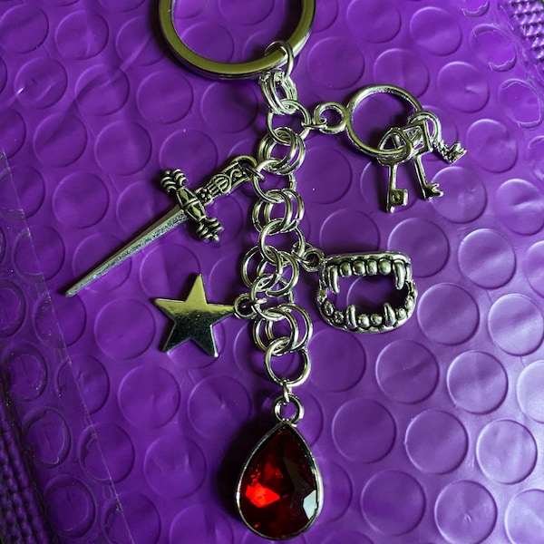 The Pale Elf - A Handmade BG3 Keychain - Etsy