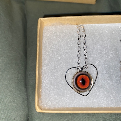 Red Fox Eye Taxidermy Open Heart Mount Acrylic Slit Eye Necklace ...
