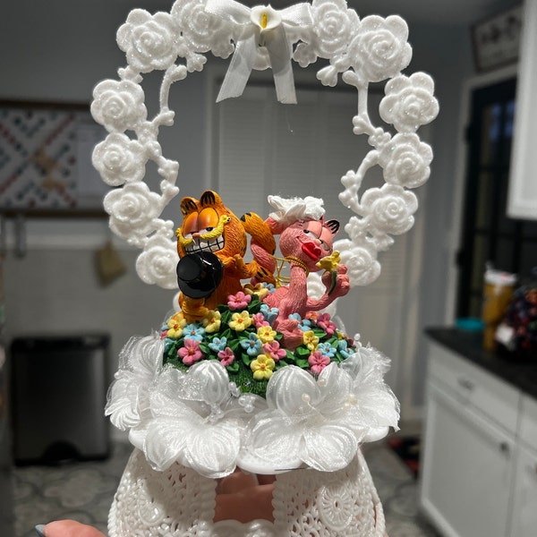 Garfield & Arlene Wedding Cake Topper Entwined Tails Cat Kiitty Custom ...