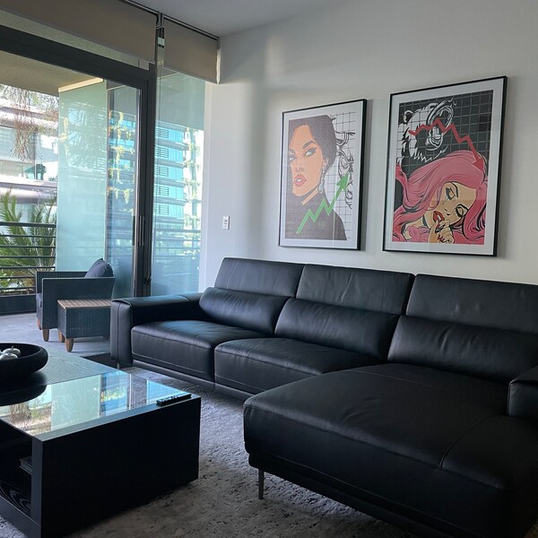 Warren Buffett Reading in His Library Canvas. Stock Market, Wall Street ...