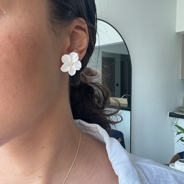 White Flower Bridal Earrings, Floral Pearl Earrings for Weddings, Statement Bridal Earrings ...