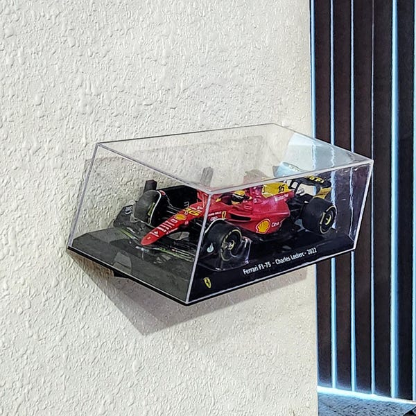 V2 6 Car Tilted Bburago 1:43 1/43 F1 Formula 1 Race Car Display Stand W ...