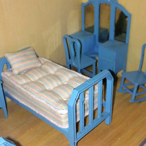 Dollhouse Miniature Double Mattress, Box Spring and 2 Pillows 1:12 ...