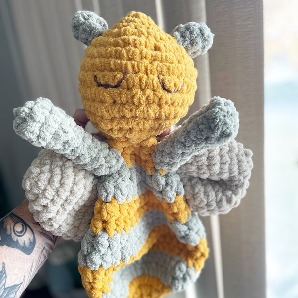Benji the Bee Crochet Pattern, Crochet Snuggler - Etsy