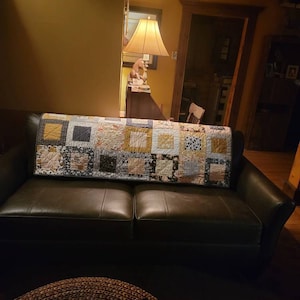 Quilted Folk Art Wall Hanging, Folk Art Farmhouse Mini Quilt, Primitive Quilted Wall Hanging ...