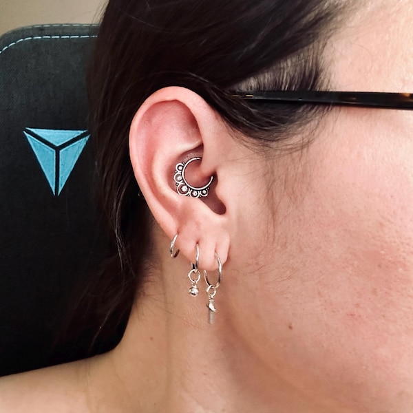 14k Yellow Gold Hoop Earrings 12-50x2.0mm, Piercing to Lobe, Upper-lobe ...