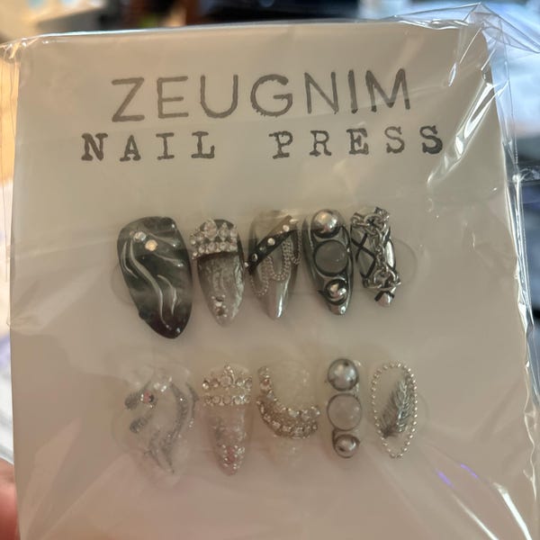 Enhypen Romance Untold Nails | Enhypen XO Nail Inspo | Kpop Nails ...