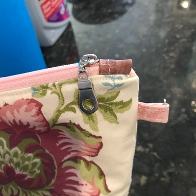 Size 3 Non-locking regular Zipper Pulls for Nylon Coil Zippers, Purse ...