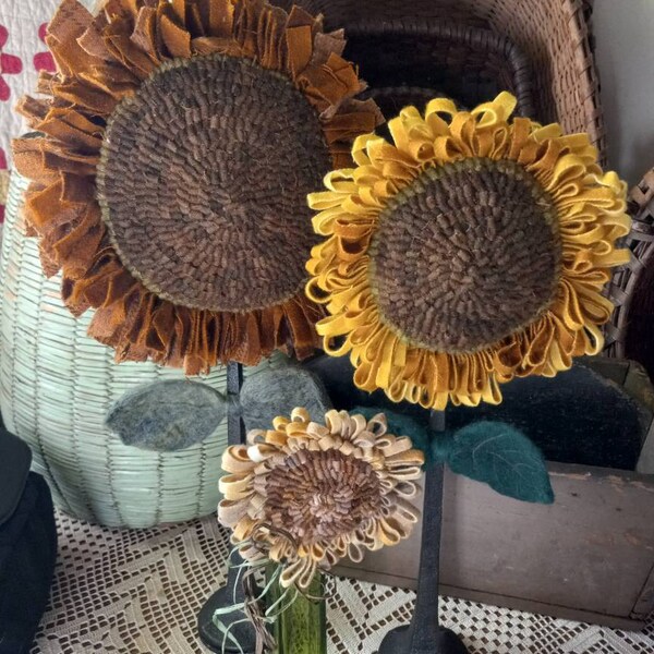 Eyeballs Halloween Three Creepy Eyeballs in a Black Nest Decoration ...