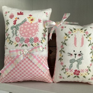 Vintage Cotton Reel Mini Quilt Pattern by Jemima Flendt of Tied With a ...