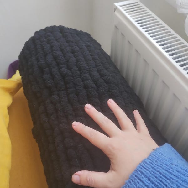Round Pillow Pouf Video Tutorial/pattern, Learn How to Finger Knit ...