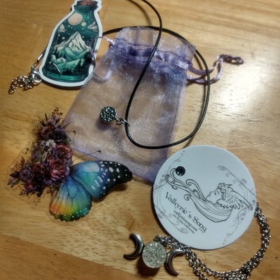 Maple Leaves Brooches With Chains, Antique Gold, Silver and Rose Gold ...