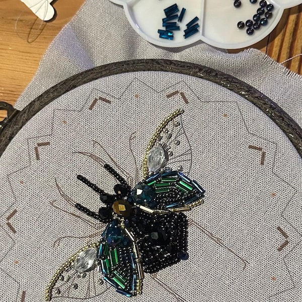 Bead Embroidery Kit Queen Bee, DIY Craft Kit, Honey Dream, Insect ...