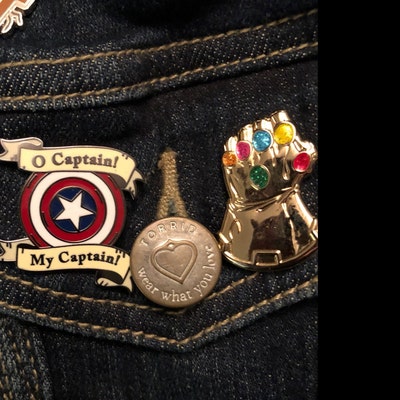 INFINITY GAUNTLET 3D Gold Metallic Enamel Pin - Etsy