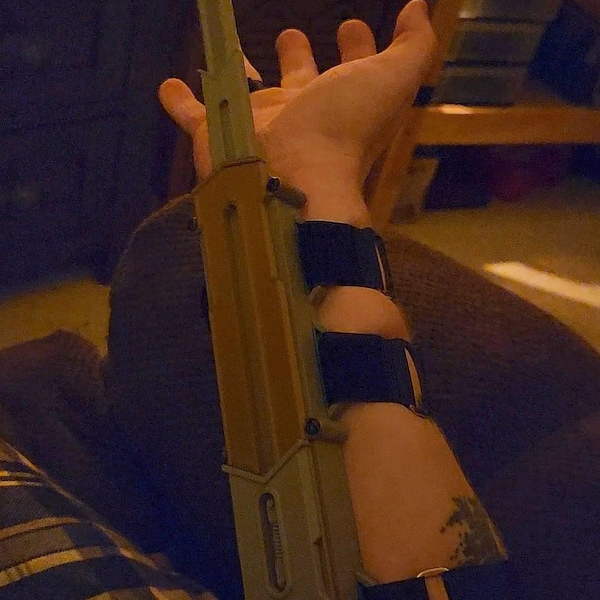 V2 Assassin's Syndicate Jacob Frye Hidden Blade (grey/gold) - Etsy
