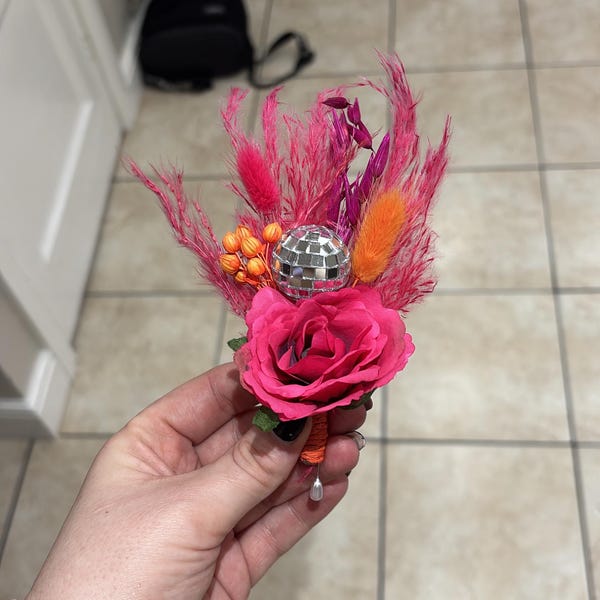 Large Pampas & Neon Sign, Salon Flower Decor, Wedding Arrangement ...