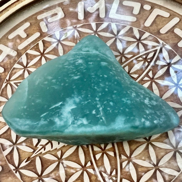 Authentic 195g Guatemalan Mayan Jadeite Jade - Fei Cui / Motagua River ...
