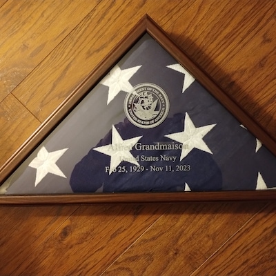 Capitol Flag and Certificate Display Fits 3' X 5' Flags realistic ...