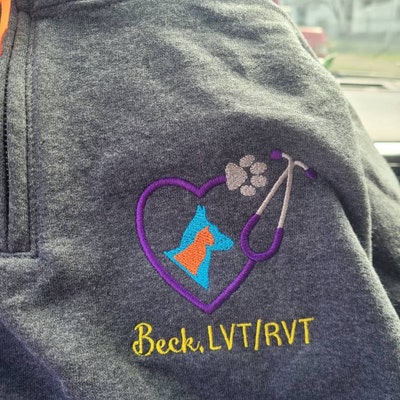 Vet Tech Pullover, Personalized Vet Assistant Sweatshirt, Vet Tech Gift ...