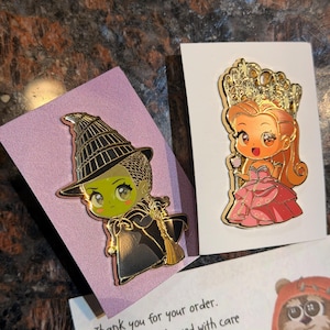 Chibi Elphaba and Glinda Pins - Etsy
