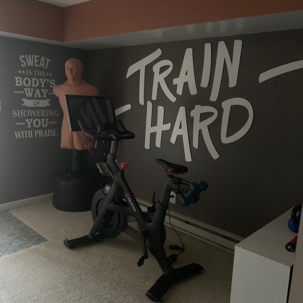 Train Hard, Large Fitness Sign, Gym Wall Art Decor, Gym Design Ideas ...
