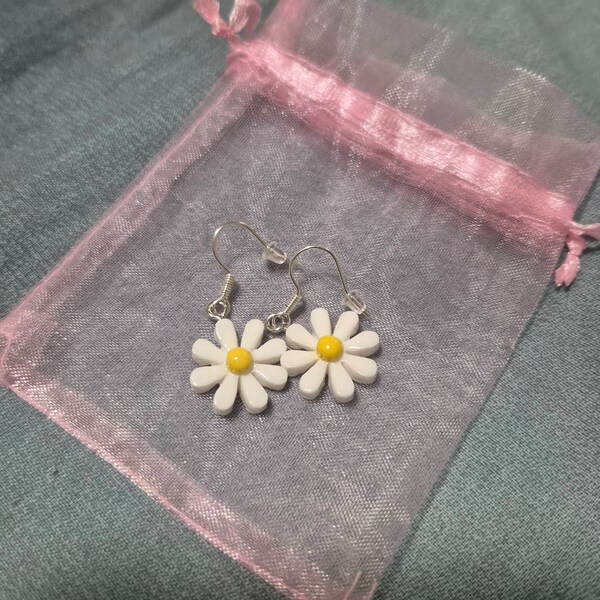 Light Bulb Dangle Earrings, Fun Funky, Dangle, Dangler Retro Earrings ...