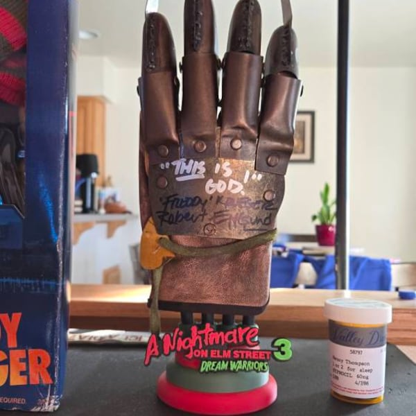 HALLOWEEN 7 H20 MASK STAND - Etsy