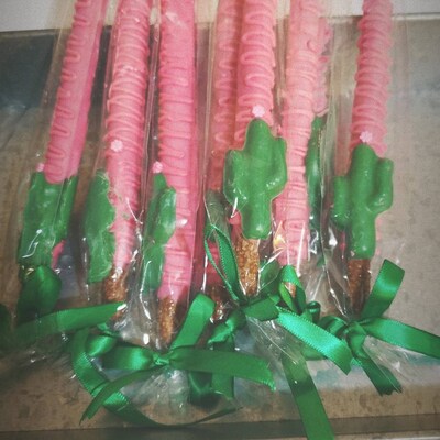 12 Cactus Pink Green Chocolate Covered Pretzels Sweets Table Treats ...
