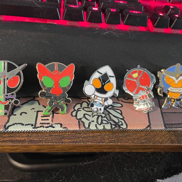 Kamen Rider OOO 1.5 Enamel Pin - Etsy