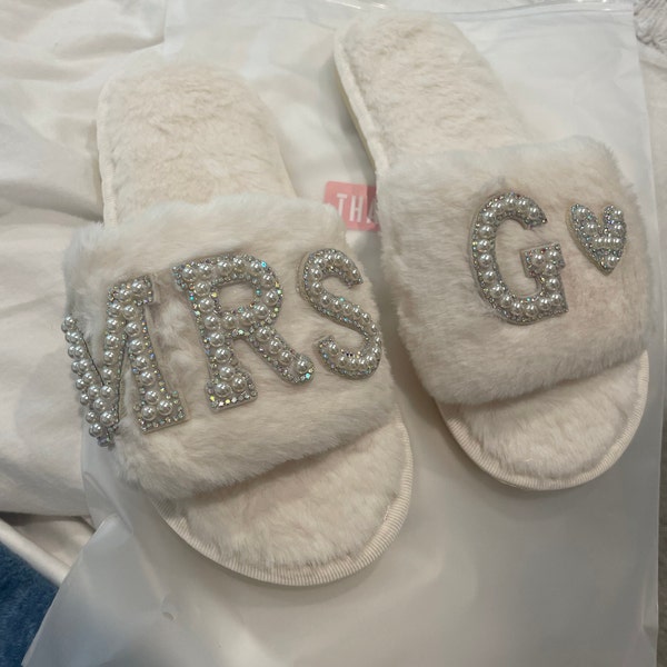 Customized Pearl Slippers in White | Bridal Gifts - Etsy