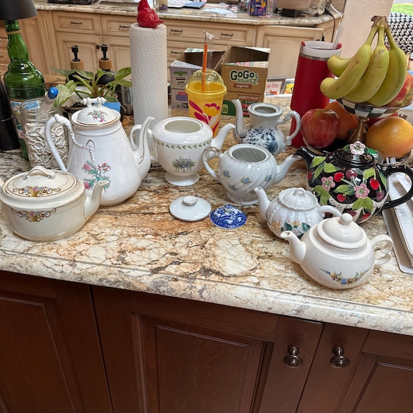 Broken Completely Mismatched Tea Cups and Saucers- Vintage Tea Cups ...