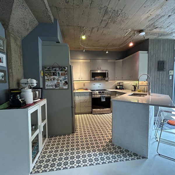 Grey Wood Effect Sheet Vinyl Flooring Lino in Random Plank Pattern for ...