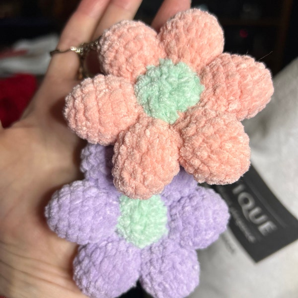 Crochet Flower Keychain Pattern, Car Mirror Hanging Accessories - Etsy