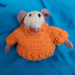 Mouse in a Sweater KNITTING PATTERN - Etsy