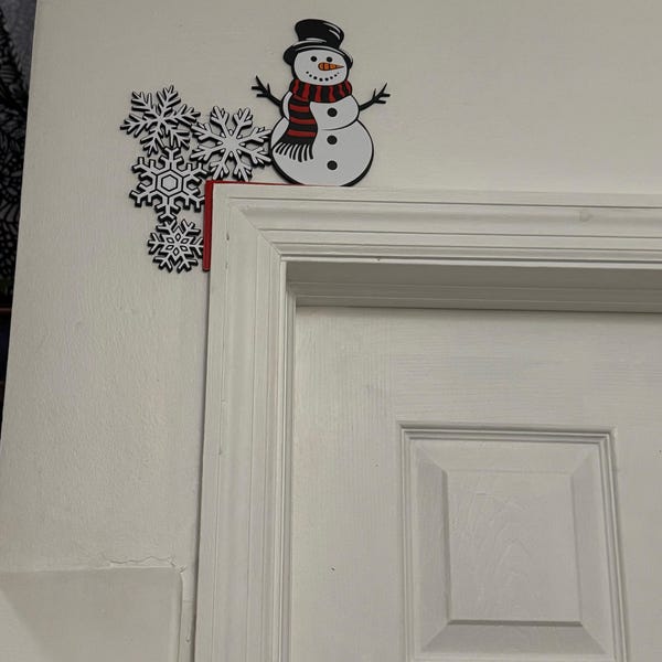 Grinch's Grumpy Greeting: A 3D Printed Stink Stank Stunk Door Corner ...