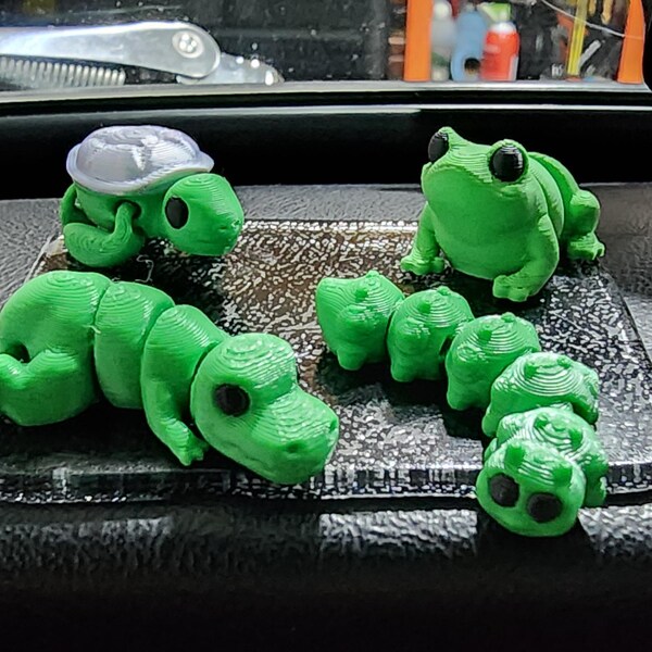 Desk Pets for SMALL CLASS SIZE Classroom - 15 Pack of Desk Pet Animals ...