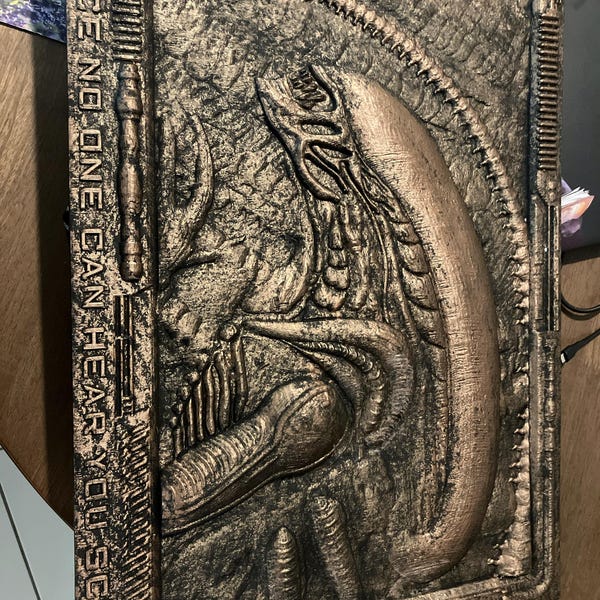 Alien Xenomorph Movie Gift. Weyland Yutani 3D Printed Sign. - Etsy